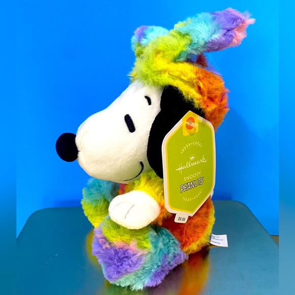 Peanuts | Toys | Hallmark Peanuts Nwt Charlie Brown Snoopy Rainbow Tie ...